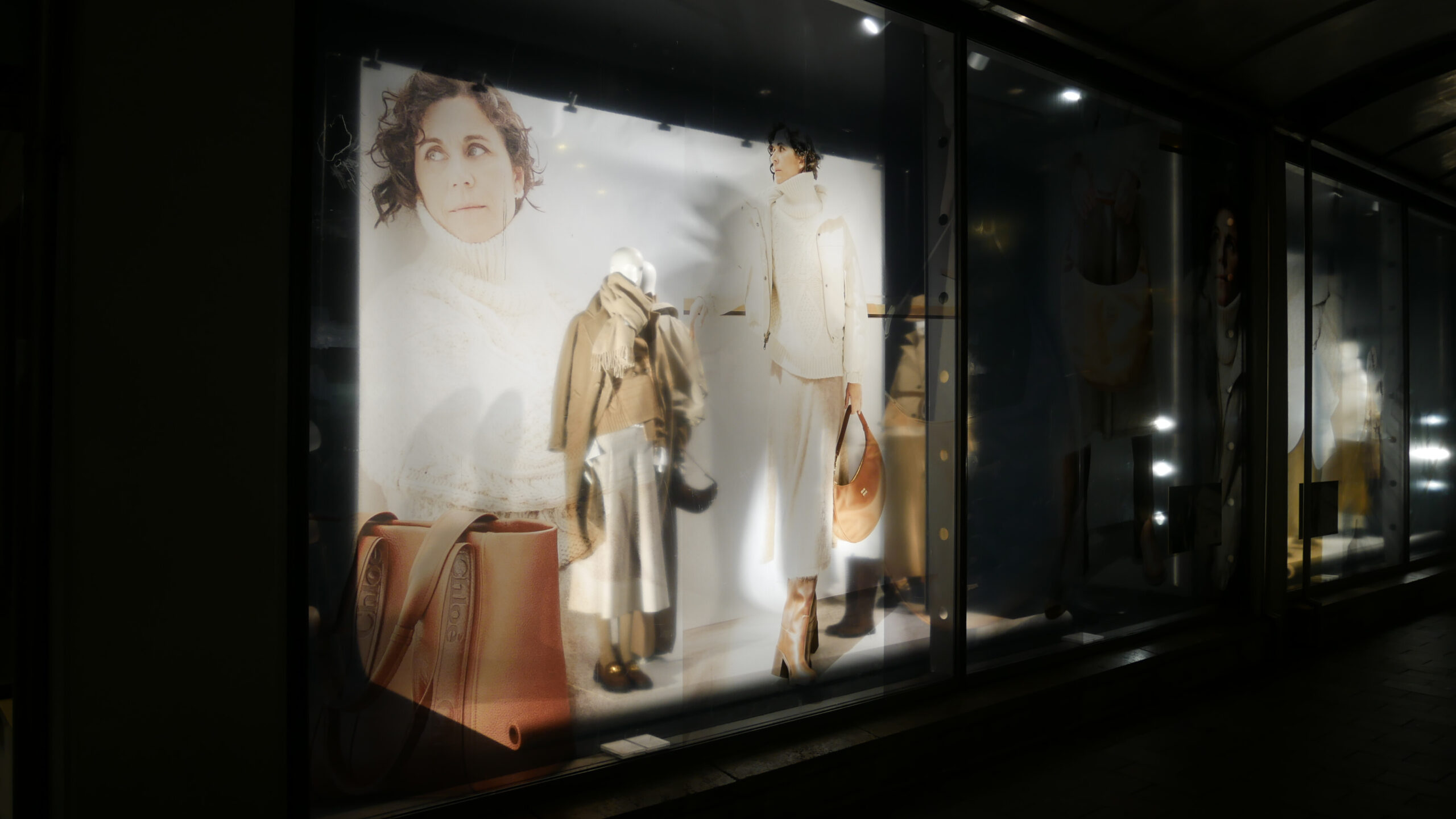 Neue Schaufenster bei engelhorn Mode im Quadrat - | engelhorn